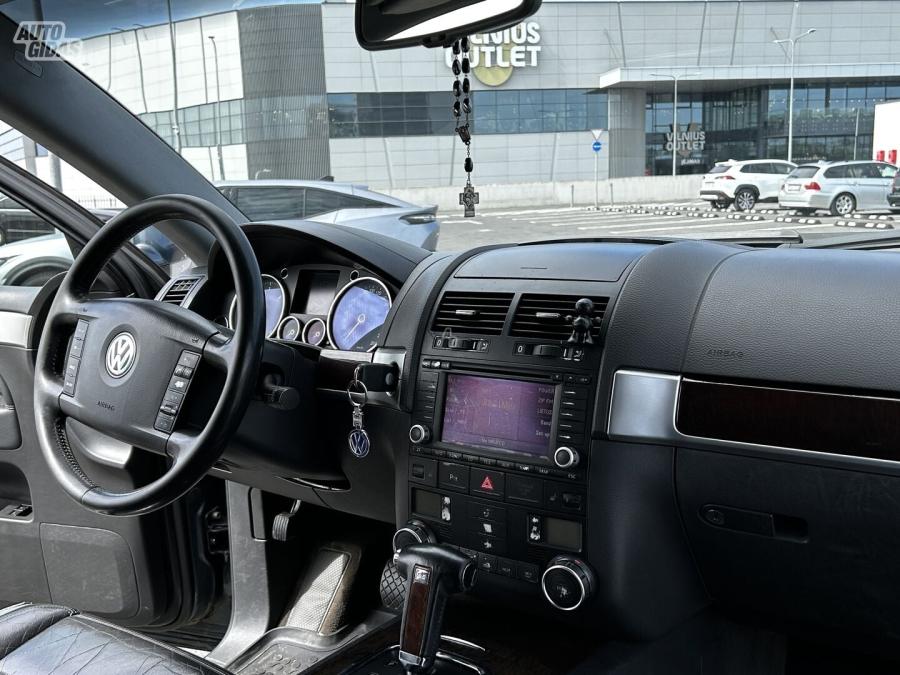 Volkswagen Touareg 2005 in Vilnius, with an engine capacity of 2.50 L and mileage of 301 thousand km for 3300 €, photo 5 on AUTOMOTO.COM.LV