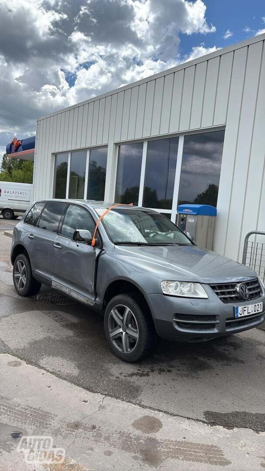 Volkswagen Touareg 2005 in Varena, with an engine capacity of 3.20 L and mileage of 294 thousand km for 1450 €, photo 3 on AUTOMOTO.COM.LV