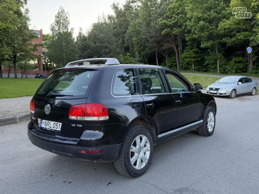Volkswagen Touareg 2005 in Vilnius, with an engine capacity of 3.00 L and mileage of 299 thousand km for 2390 €, photo 3 on AUTOMOTO.COM.LV