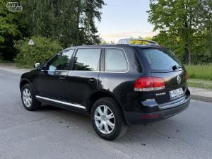 Volkswagen Touareg 2005 in Vilnius, with an engine capacity of 3.00 L and mileage of 299 thousand km for 2390 €, photo 4 on AUTOMOTO.COM.LV