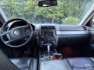 Volkswagen Touareg 2005 in Vilnius, with an engine capacity of 3.00 L and mileage of 299 thousand km for 2390 €, photo 7 on AUTOMOTO.COM.LV