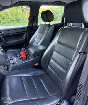 Volkswagen Touareg 2005 in Vilnius, with an engine capacity of 3.00 L and mileage of 299 thousand km for 2390 €, photo 10 on AUTOMOTO.COM.LV