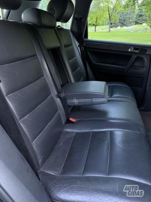 Volkswagen Touareg 2005 in Vilnius, with an engine capacity of 3.00 L and mileage of 299 thousand km for 2390 €, photo 11 on AUTOMOTO.COM.LV