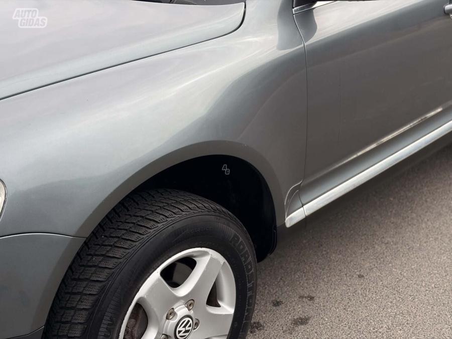 Volkswagen Touareg 2005 in Vilnius, with an engine capacity of 3.00 L and mileage of 279 thousand km for 3350 €, photo 12 on AUTOMOTO.COM.LV