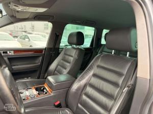 Volkswagen Touareg 2005 in Vilnius, with an engine capacity of 3.00 L and mileage of 279 thousand km for 3350 €, photo 17 on AUTOMOTO.COM.LV