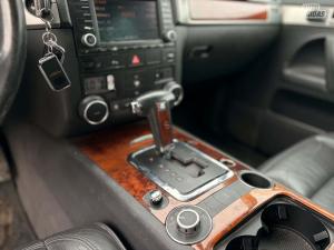 Volkswagen Touareg 2005 in Vilnius, with an engine capacity of 3.00 L and mileage of 279 thousand km for 3350 €, photo 18 on AUTOMOTO.COM.LV