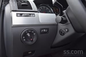 Volkswagen Touareg 2005 Rīga, ar dzinēja tilpumu 6.00 L un nobraukumu 131 tūkst. km par 19900 €, foto 10 vietnē AUTOMOTO.COM.LV