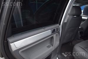 Volkswagen Touareg 2005 Rīga, ar dzinēja tilpumu 6.00 L un nobraukumu 131 tūkst. km par 19900 €, foto 14 vietnē AUTOMOTO.COM.LV