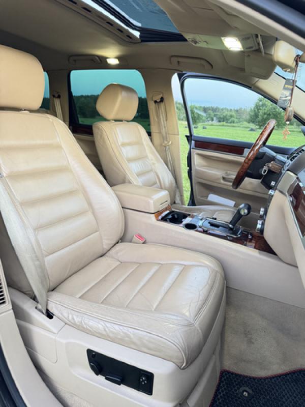 Volkswagen Touareg 2005 in Kivioli, with an engine capacity of 3.00 L and mileage of 320 thousand km for 3000 €, photo 8 on AUTOMOTO.COM.LV
