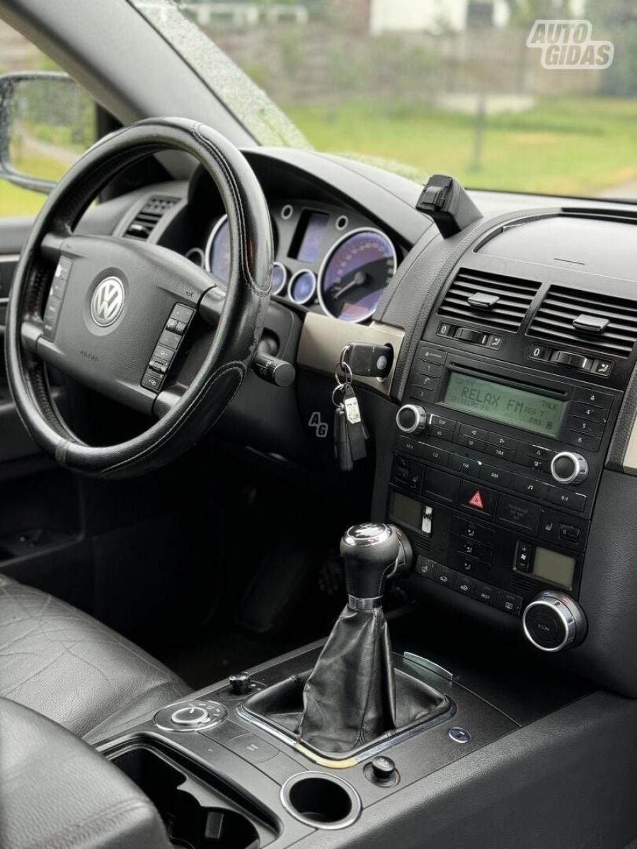 Volkswagen Touareg 2005 in Vilnius, with an engine capacity of 2.50 L and mileage of 315 thousand km for 2600 €, photo 8 on AUTOMOTO.COM.LV