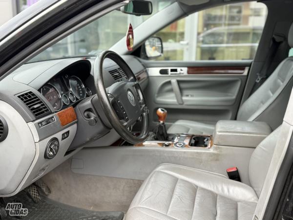 Volkswagen Touareg 2005 Viļņa, ar dzinēja tilpumu 2.50 L un nobraukumu 321 tūkst. km par 2350 €, foto 6 vietnē AUTOMOTO.COM.LV