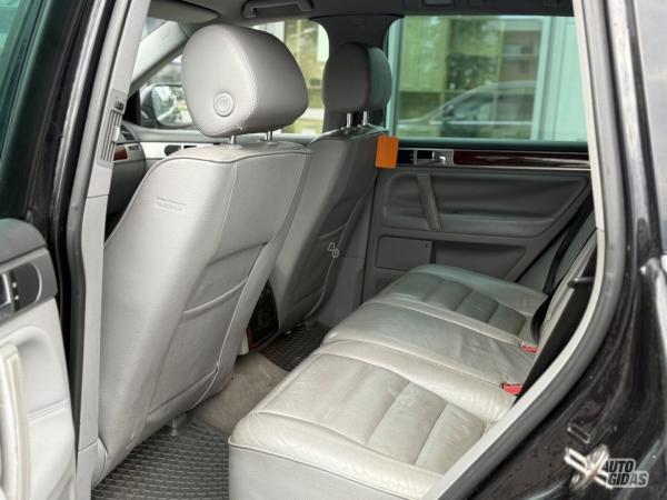 Volkswagen Touareg 2005 Viļņa, ar dzinēja tilpumu 2.50 L un nobraukumu 321 tūkst. km par 2350 €, foto 7 vietnē AUTOMOTO.COM.LV