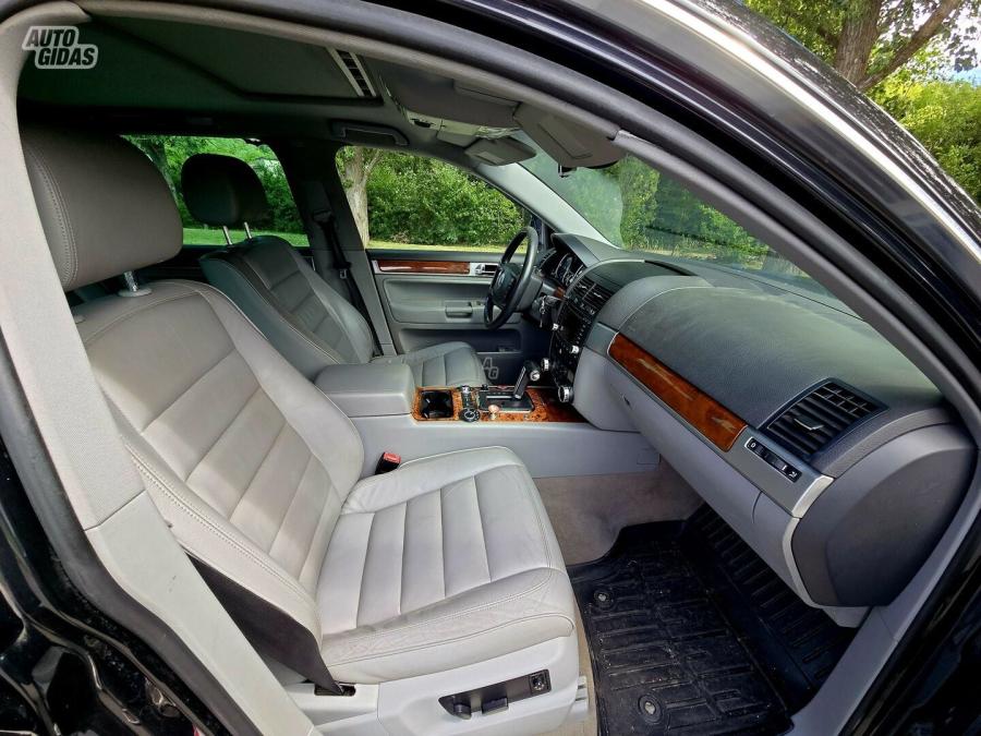 Volkswagen Touareg 2005 in Siauliai, with an engine capacity of 3.00 L and mileage of 330 thousand km for 2600 €, photo 10 on AUTOMOTO.COM.LV
