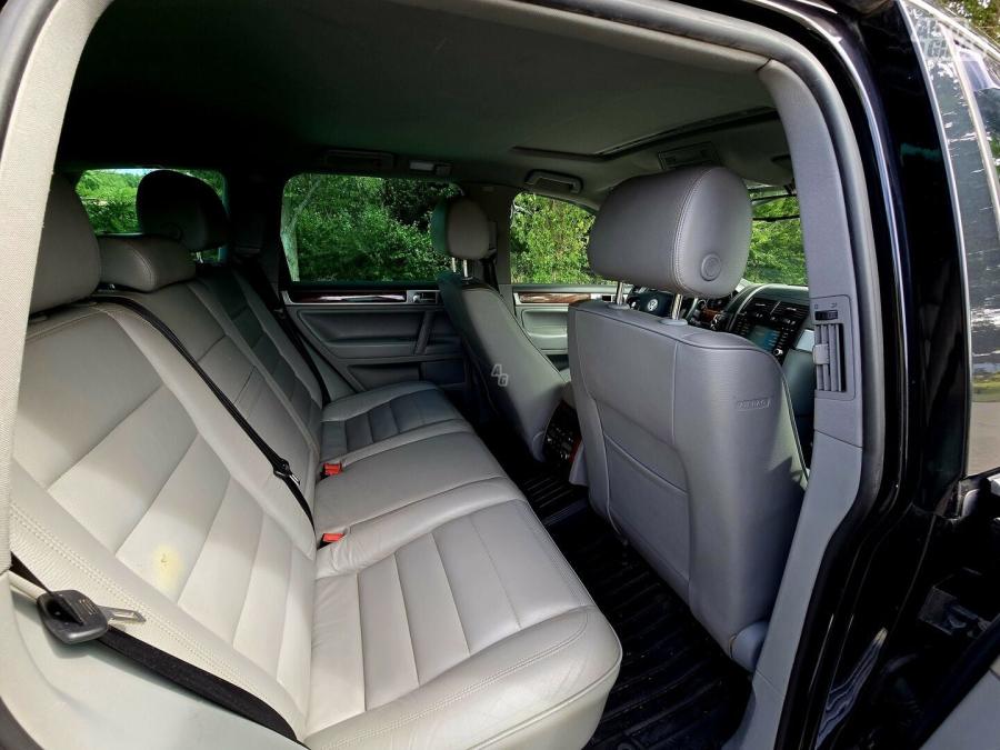 Volkswagen Touareg 2005 in Siauliai, with an engine capacity of 3.00 L and mileage of 330 thousand km for 2600 €, photo 11 on AUTOMOTO.COM.LV