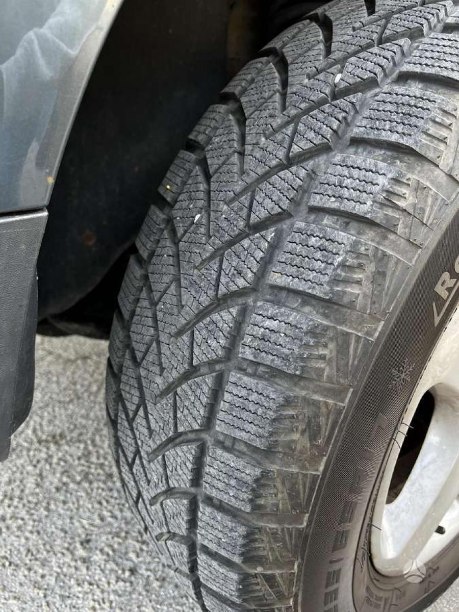 Volkswagen Touareg 2005 Gargždai, ar dzinēja tilpumu 2.50 L un nobraukumu 269 tūkst. km par 3600 €, foto 9 vietnē AUTOMOTO.COM.LV