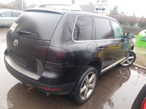 Volkswagen Touareg 2006 in Vilnius, with an engine capacity of 5.00 L and mileage of 320 thousand km for 2250 €, photo 2 on AUTOMOTO.COM.LV