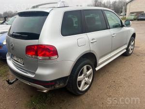 Volkswagen Touareg 2006 Kuldīga, ar dzinēja tilpumu 3.00 L un nobraukumu 273 tūkst. km par 2700 €, foto 3 vietnē AUTOMOTO.COM.LV