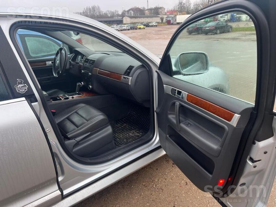 Volkswagen Touareg 2006 Kuldīga, ar dzinēja tilpumu 3.00 L un nobraukumu 273 tūkst. km par 2700 €, foto 7 vietnē AUTOMOTO.COM.LV