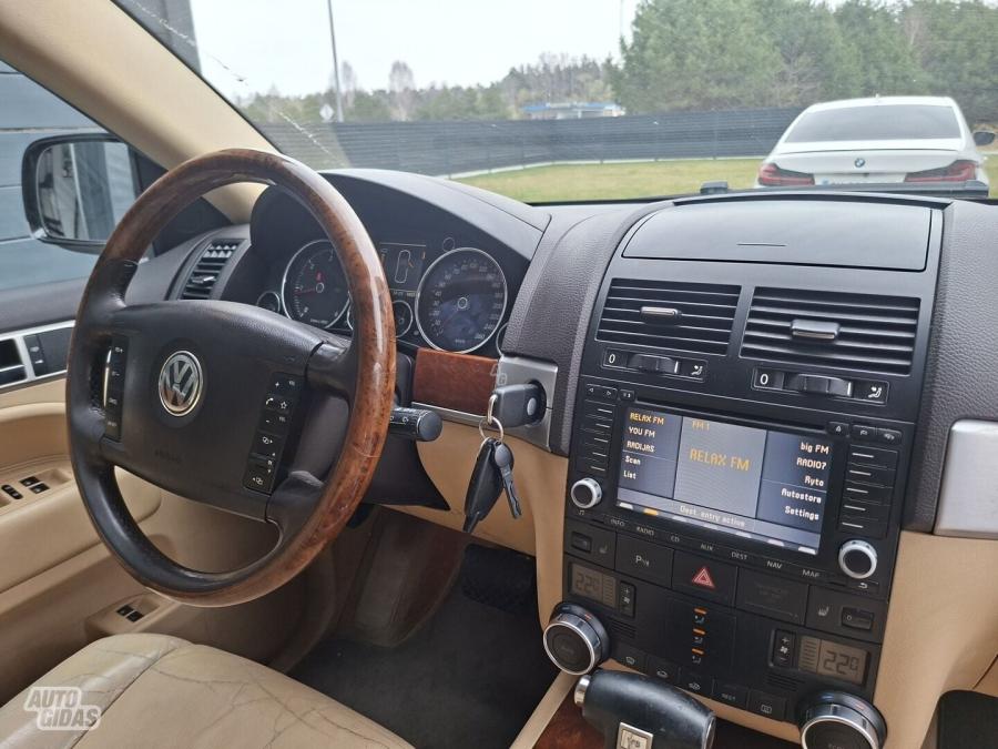 Volkswagen Touareg 2006 Šilutė, ar dzinēja tilpumu 3.00 L un nobraukumu 370 tūkst. km par 3500 €, foto 15 vietnē AUTOMOTO.COM.LV