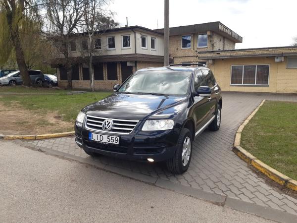Volkswagen Touareg 2006 in Kaunas, with an engine capacity of 2.50 L and mileage of 260 thousand km for 2500 €, photo 3 on AUTOMOTO.COM.LV