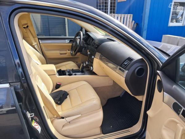 Volkswagen Touareg 2006 in Vilnius, with an engine capacity of 3.00 L and mileage of 320 thousand km for 2700 €, photo 3 on AUTOMOTO.COM.LV