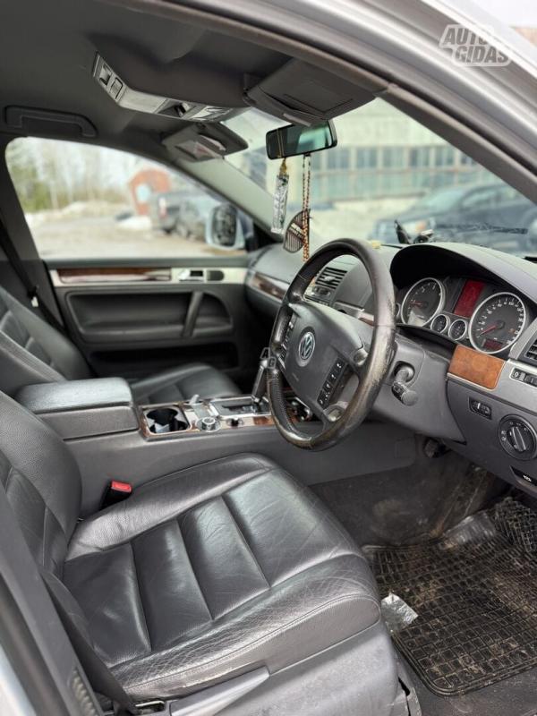 Volkswagen Touareg 2007 Anykščiai, ar dzinēja tilpumu 2.50 L un nobraukumu 300 tūkst. km par 1700 €, foto 5 vietnē AUTOMOTO.COM.LV