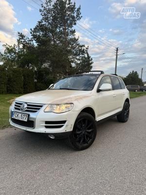 Volkswagen Touareg 2007 in Marijampole, with an engine capacity of 3.00 L and mileage of 410 thousand km for 2900 €, photo 3 on AUTOMOTO.COM.LV
