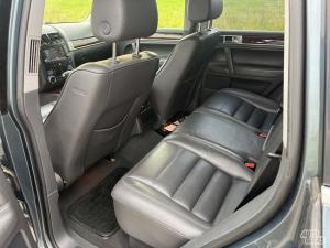 Volkswagen Touareg 2007 in Klaipeda, with an engine capacity of 3.00 L and mileage of 251 thousand km for 2400 €, photo 8 on AUTOMOTO.COM.LV