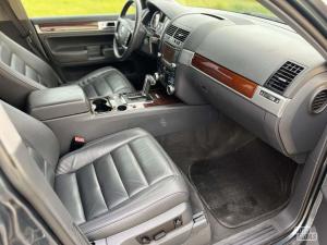 Volkswagen Touareg 2007 in Klaipeda, with an engine capacity of 3.00 L and mileage of 251 thousand km for 2400 €, photo 10 on AUTOMOTO.COM.LV