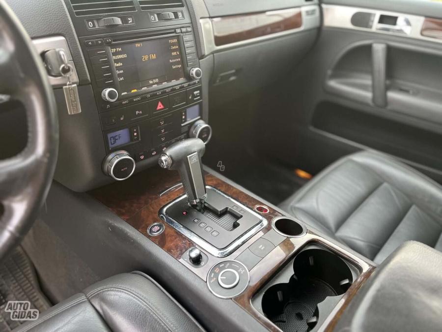 Volkswagen Touareg 2007 in Klaipeda, with an engine capacity of 3.00 L and mileage of 251 thousand km for 2400 €, photo 11 on AUTOMOTO.COM.LV