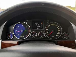 Volkswagen Touareg 2007 in Klaipeda, with an engine capacity of 3.00 L and mileage of 251 thousand km for 2400 €, photo 12 on AUTOMOTO.COM.LV
