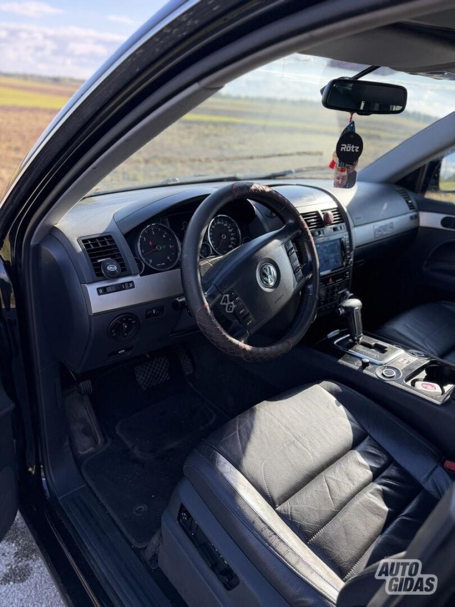 Volkswagen Touareg 2007 Raseiniai, ar dzinēja tilpumu 3.00 L un nobraukumu 344 tūkst. km par 5000 €, foto 20 vietnē AUTOMOTO.COM.LV