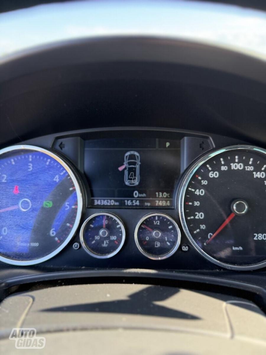 Volkswagen Touareg 2007 Raseiniai, ar dzinēja tilpumu 3.00 L un nobraukumu 344 tūkst. km par 5000 €, foto 21 vietnē AUTOMOTO.COM.LV