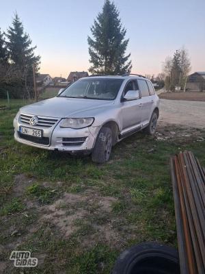Volkswagen Touareg 2008 in Siauliai, with an engine capacity of 2.50 L and mileage of 345 thousand km for 1800 €, photo 3 on AUTOMOTO.COM.LV
