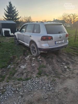Volkswagen Touareg 2008 in Siauliai, with an engine capacity of 2.50 L and mileage of 345 thousand km for 1800 €, photo 4 on AUTOMOTO.COM.LV