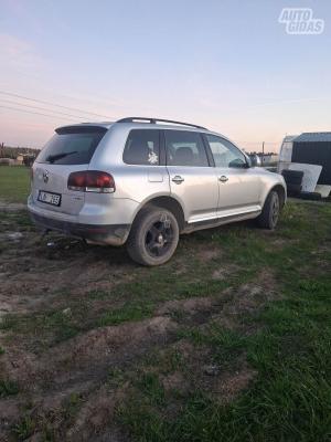 Volkswagen Touareg 2008 in Siauliai, with an engine capacity of 2.50 L and mileage of 345 thousand km for 1800 €, photo 5 on AUTOMOTO.COM.LV