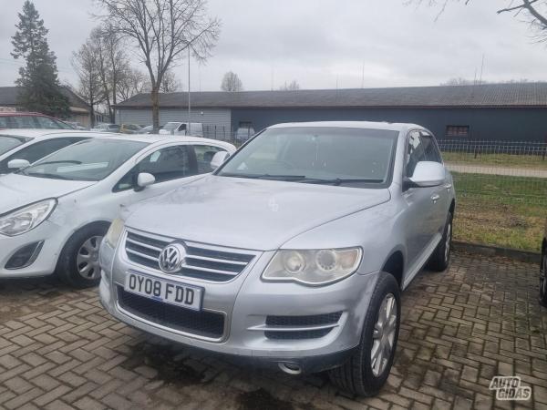 Volkswagen Touareg 2009 in Taurage, with an engine capacity of 2.50 L and mileage of 190 thousand km for 2150 €, photo 4 on AUTOMOTO.COM.LV