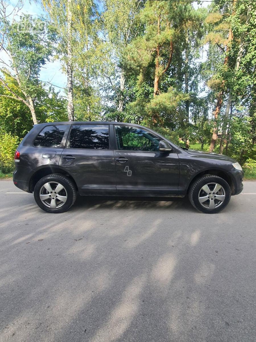 Volkswagen Touareg 2009 Šauļi, ar dzinēja tilpumu 2.50 L un nobraukumu 305 tūkst. km par 2600 €, foto 3 vietnē AUTOMOTO.COM.LV