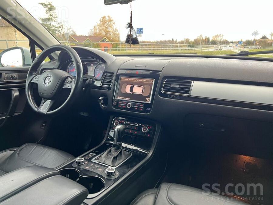 Volkswagen Touareg 2010 in Rezekne, with an engine capacity of 3.00 L and mileage of 0 thousand km for 9300 €, photo 9 on AUTOMOTO.COM.LV
