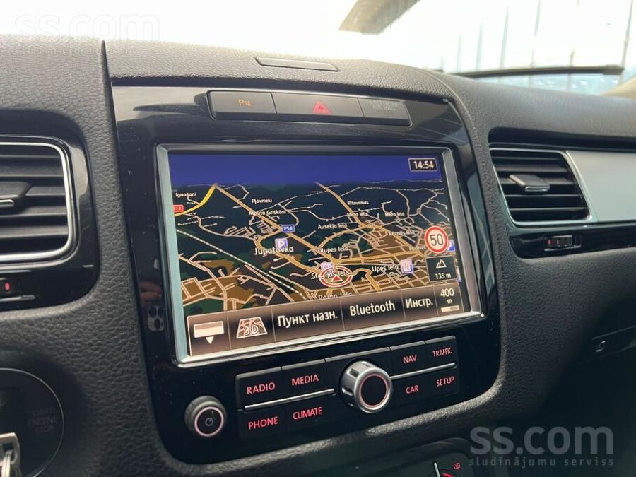 Volkswagen Touareg 2010 in Rezekne, with an engine capacity of 3.00 L and mileage of 0 thousand km for 9300 €, photo 13 on AUTOMOTO.COM.LV