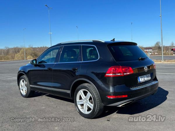 Volkswagen Touareg 2010 in Narva, with an engine capacity of 3.00 L and mileage of 290 thousand km for 7990 €, photo 3 on AUTOMOTO.COM.LV
