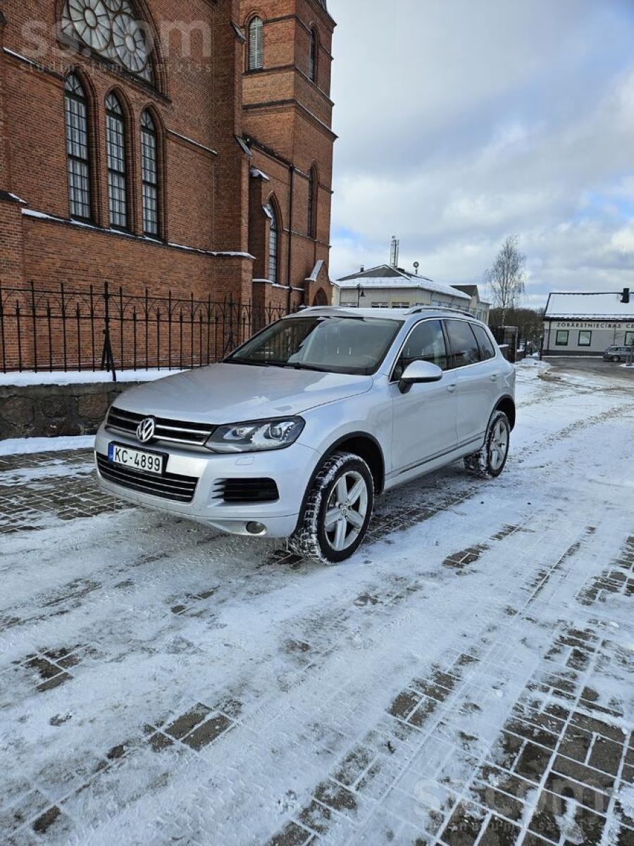 Volkswagen Touareg 2011 in Rezekne, with an engine capacity of 3.00 L and mileage of 329 thousand km for 8900 €, photo 7 on AUTOMOTO.COM.LV