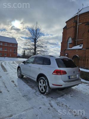 Volkswagen Touareg 2011 in Rezekne, with an engine capacity of 3.00 L and mileage of 329 thousand km for 8900 €, photo 9 on AUTOMOTO.COM.LV