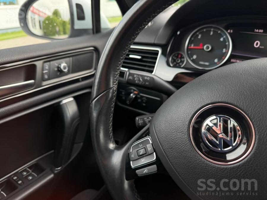 Volkswagen Touareg 2011 in Ventspils, with an engine capacity of 3.00 L and mileage of 356 thousand km for 9900 €, photo 12 on AUTOMOTO.COM.LV