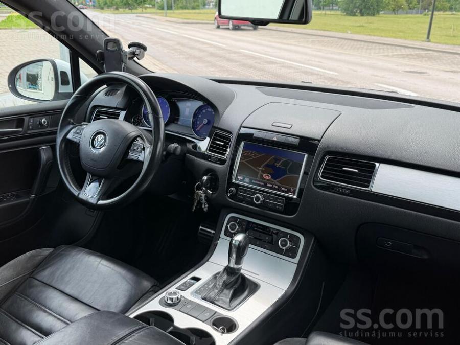 Volkswagen Touareg 2011 in Ventspils, with an engine capacity of 3.00 L and mileage of 356 thousand km for 9900 €, photo 13 on AUTOMOTO.COM.LV