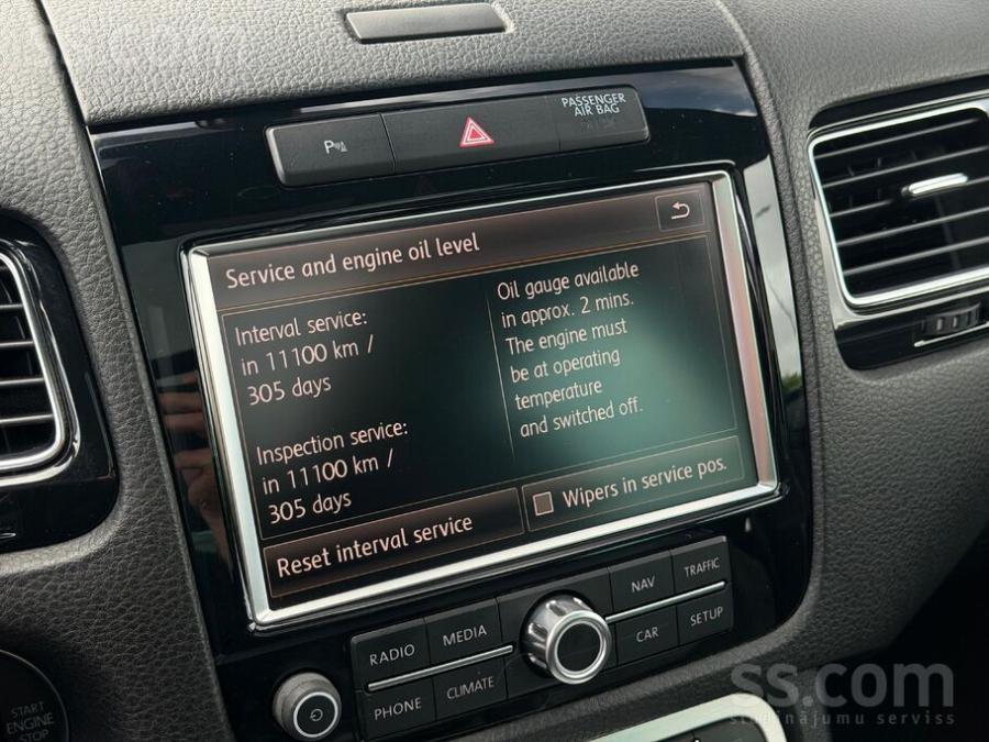 Volkswagen Touareg 2011 in Ventspils, with an engine capacity of 3.00 L and mileage of 356 thousand km for 9900 €, photo 18 on AUTOMOTO.COM.LV