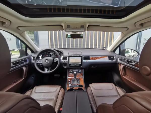 Volkswagen Touareg 2011 Rīga, ar dzinēja tilpumu 3.00 L un nobraukumu 207 tūkst. km par 14190 €, foto 9 vietnē AUTOMOTO.COM.LV