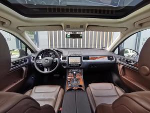 Volkswagen Touareg 2011 Rīga, ar dzinēja tilpumu 3.00 L un nobraukumu 207 tūkst. km par 14190 €, foto 10 vietnē AUTOMOTO.COM.LV