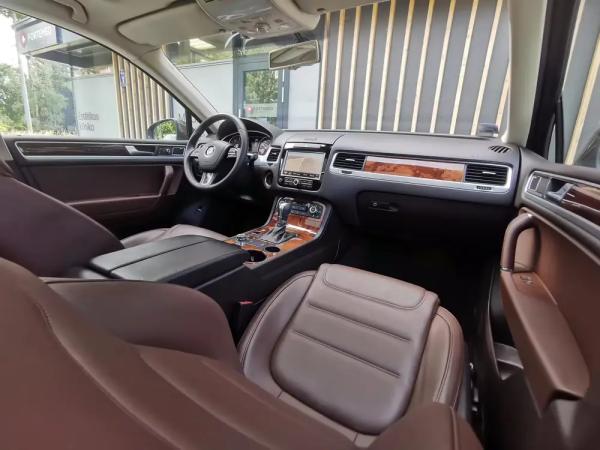 Volkswagen Touareg 2011 Rīga, ar dzinēja tilpumu 3.00 L un nobraukumu 207 tūkst. km par 14190 €, foto 10 vietnē AUTOMOTO.COM.LV