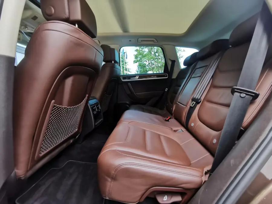 Volkswagen Touareg 2011 Rīga, ar dzinēja tilpumu 3.00 L un nobraukumu 207 tūkst. km par 14190 €, foto 15 vietnē AUTOMOTO.COM.LV